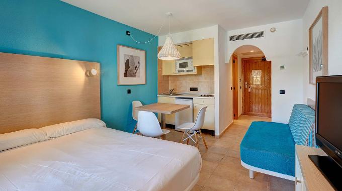Protur Bahía Azul Studios and Apartments | Cala Bona Apartments